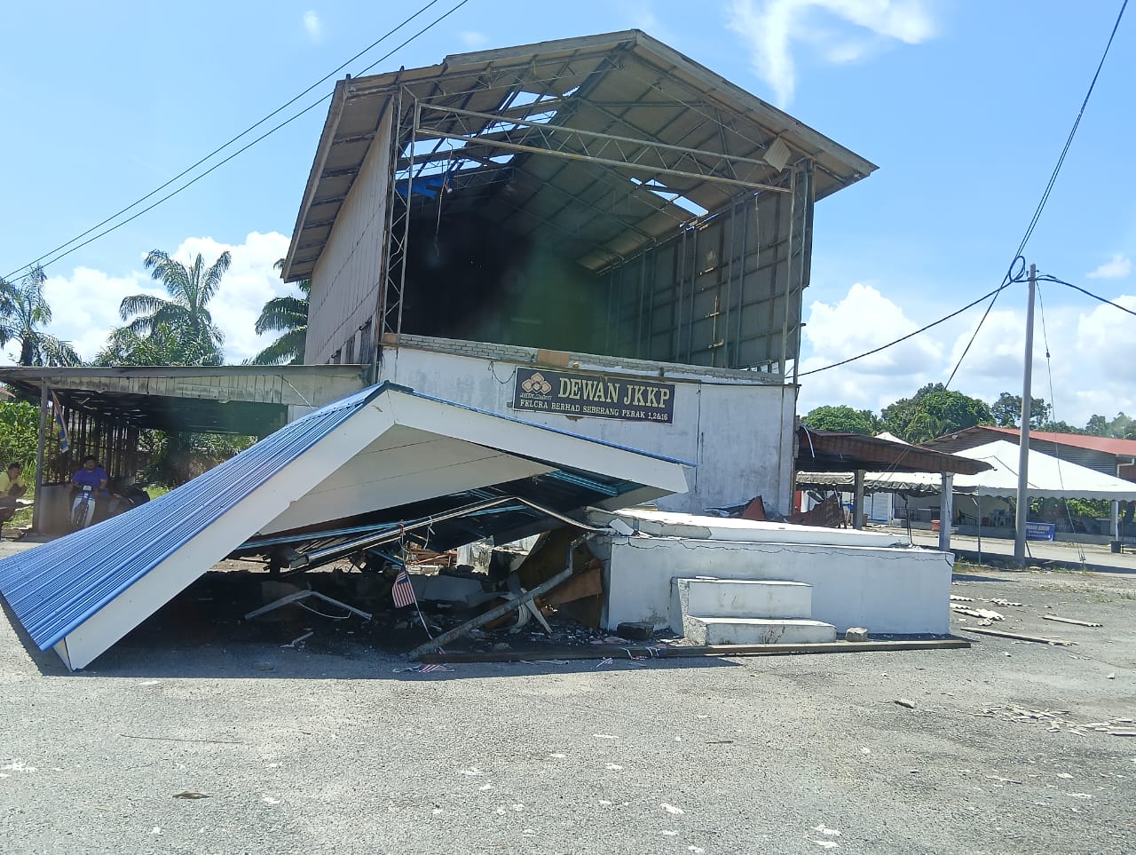 Bantuan kemanusiaan bencana ribut PPS SUNGAI JEJAWI - Malaysian Red ...